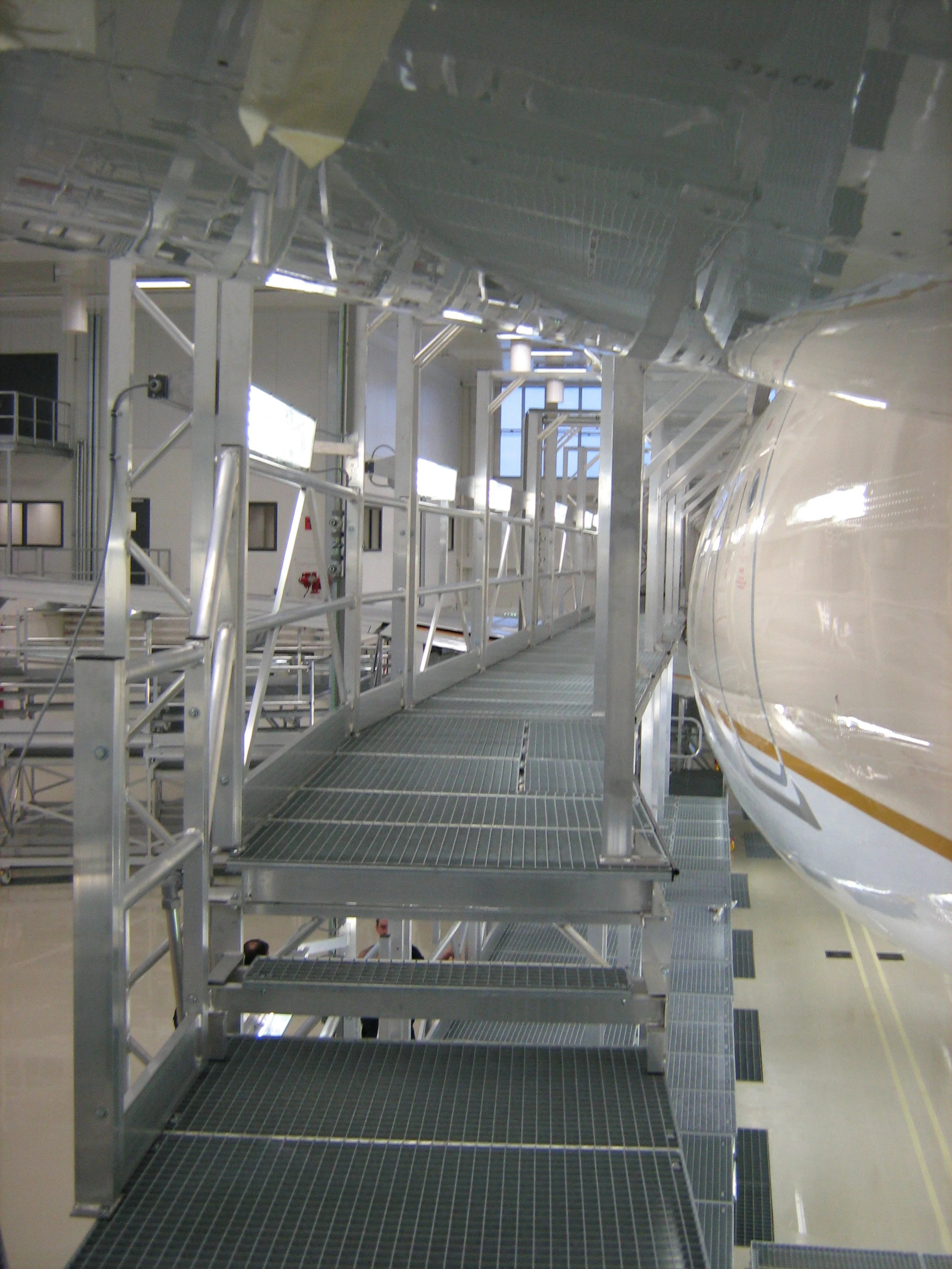 Airbus spray dock | Industrial hall lighting | Magnus | Production facility