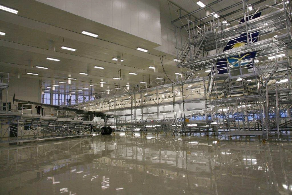 Airbus spray dock | Industrial hall lighting | Magnus | Production facility
