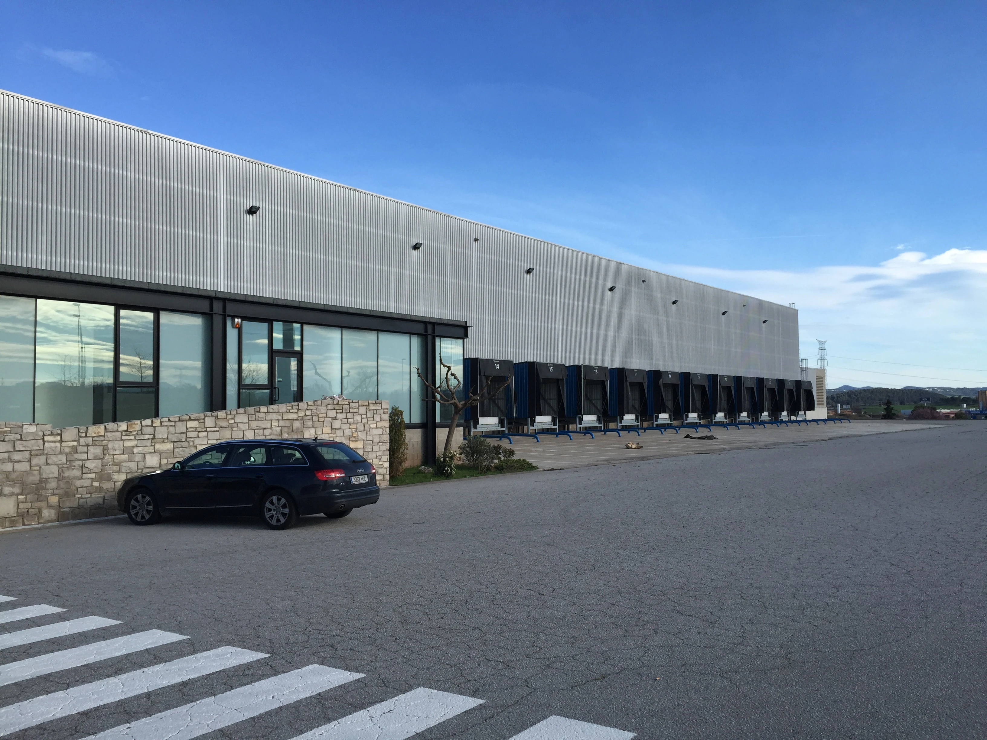 Goodman Europe | Distribution centre lighting | Magnus | Distribution ...