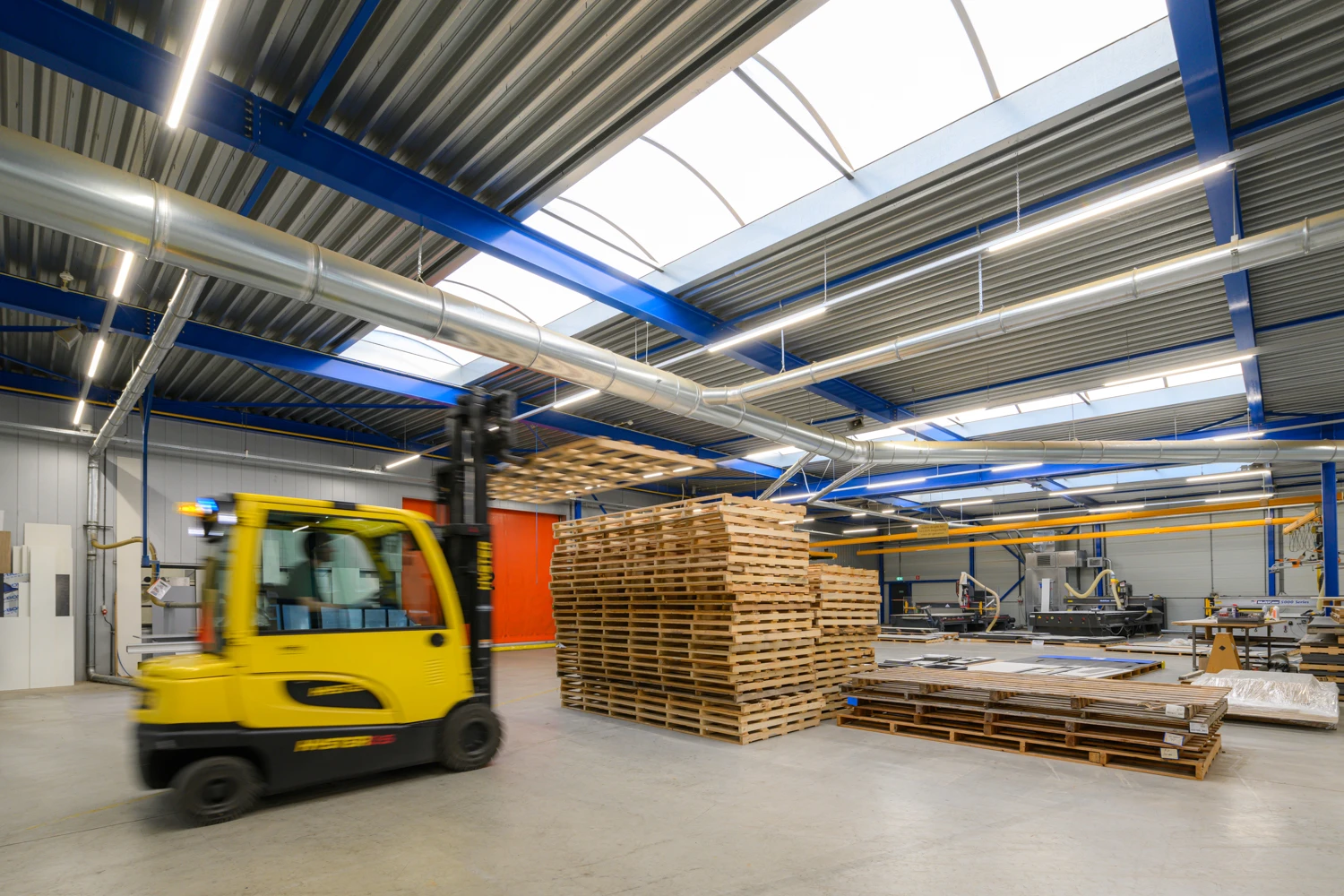 Interflow | Industrial hall lighting | Magnus & emergency lighting ...