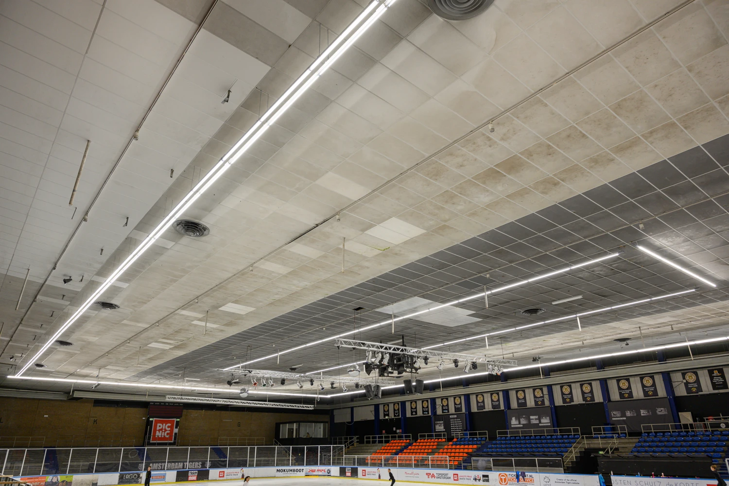 Jaap Eden Ice Rink | Sports hall lighting | Magnus | Sports facility