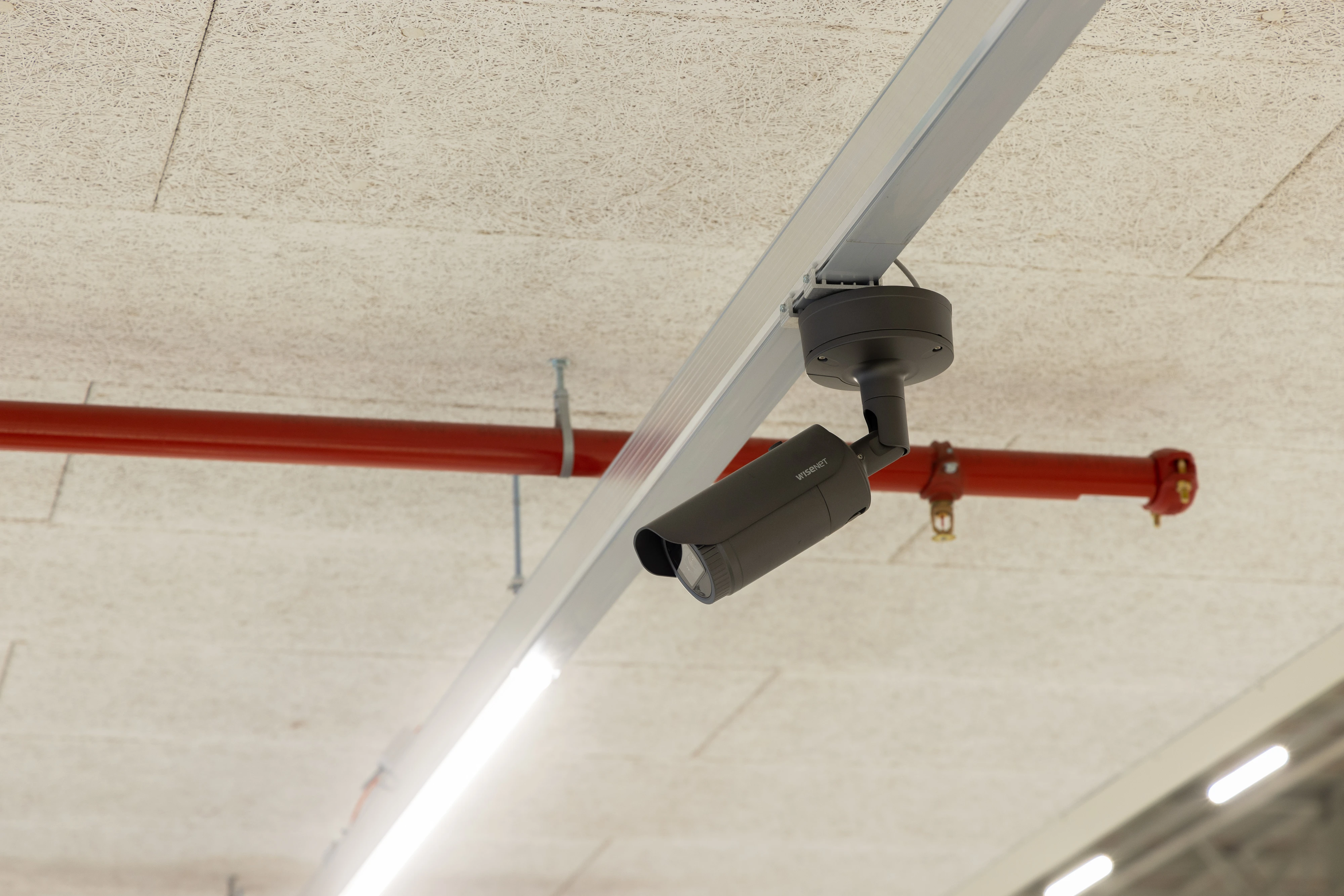 Plus Retail | Distribution centre | Magnus | industrial lighting